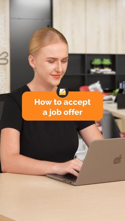 How to Accept a Job Offer Professionally